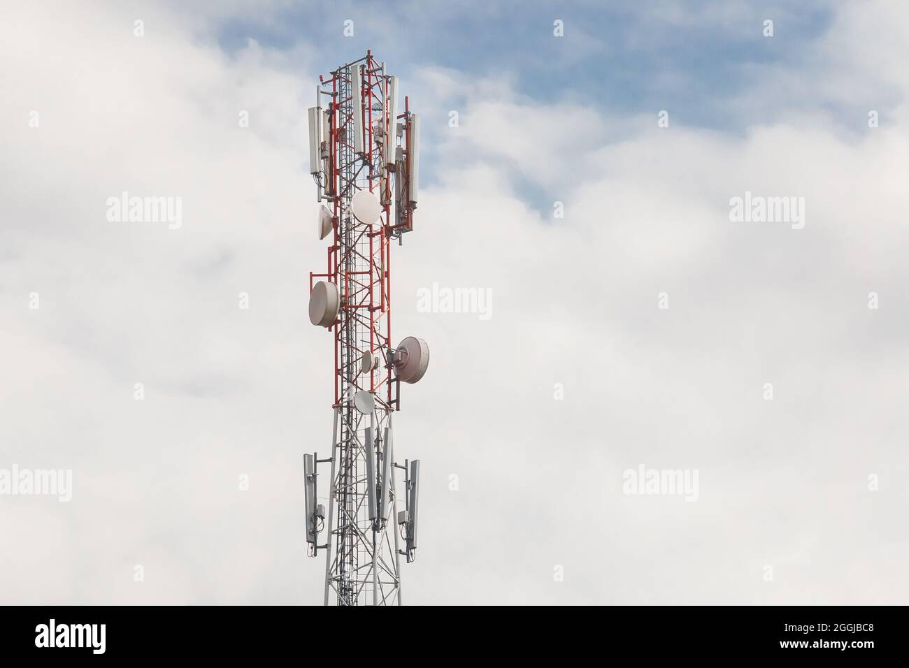 Mobile network tower hi-res stock photography and images - Alamy