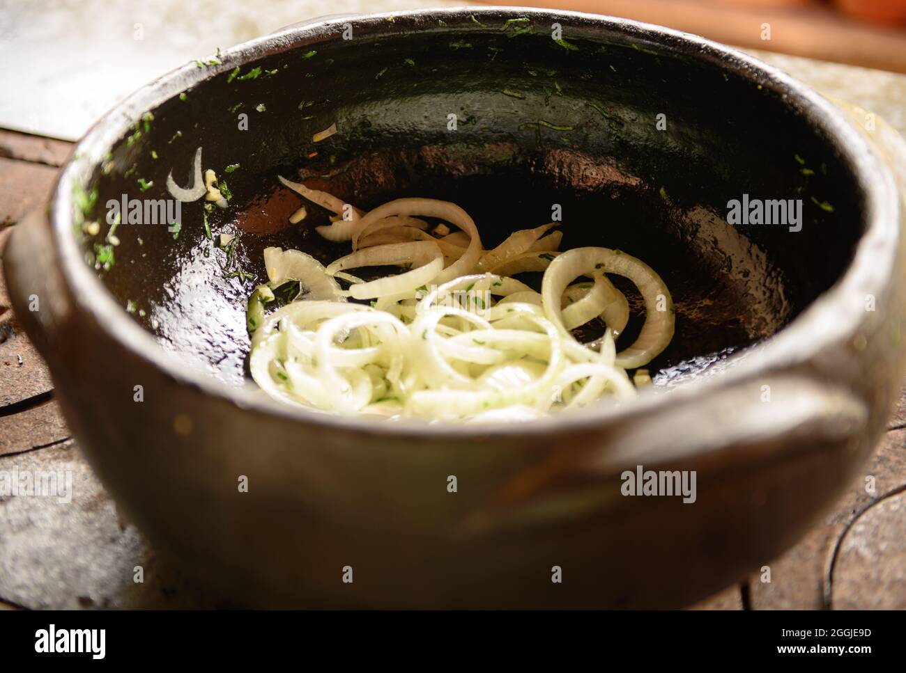 Onion sliced in pot hi-res stock photography and images - Alamy