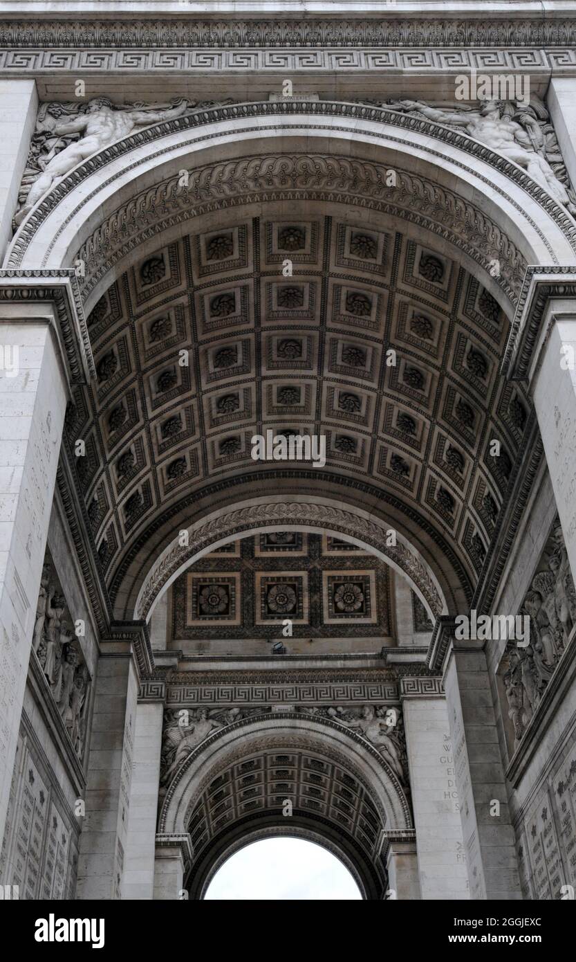 Detail showing the vaulted ceiling and ornate decoration of the Arc de ...