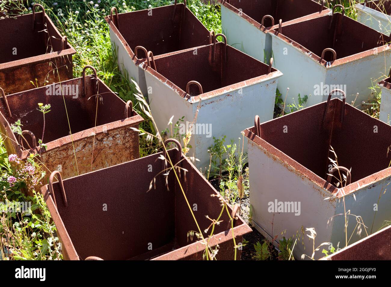 Metal boxes hi-res stock photography and images - Alamy