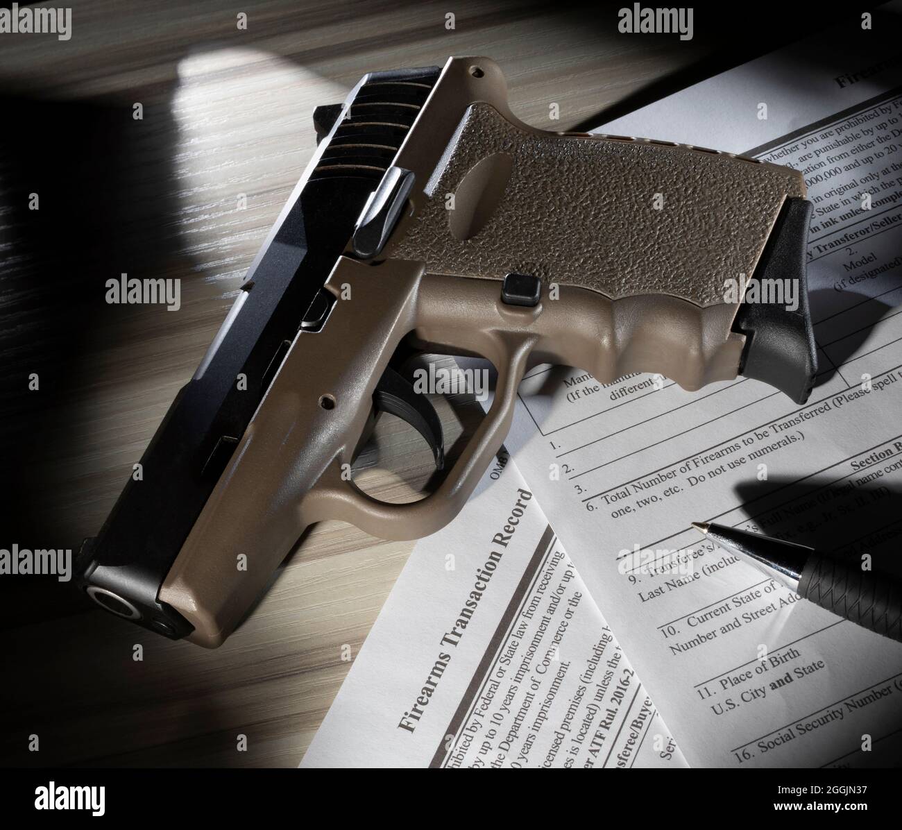 Fbi handgun hi-res stock photography and images - Alamy