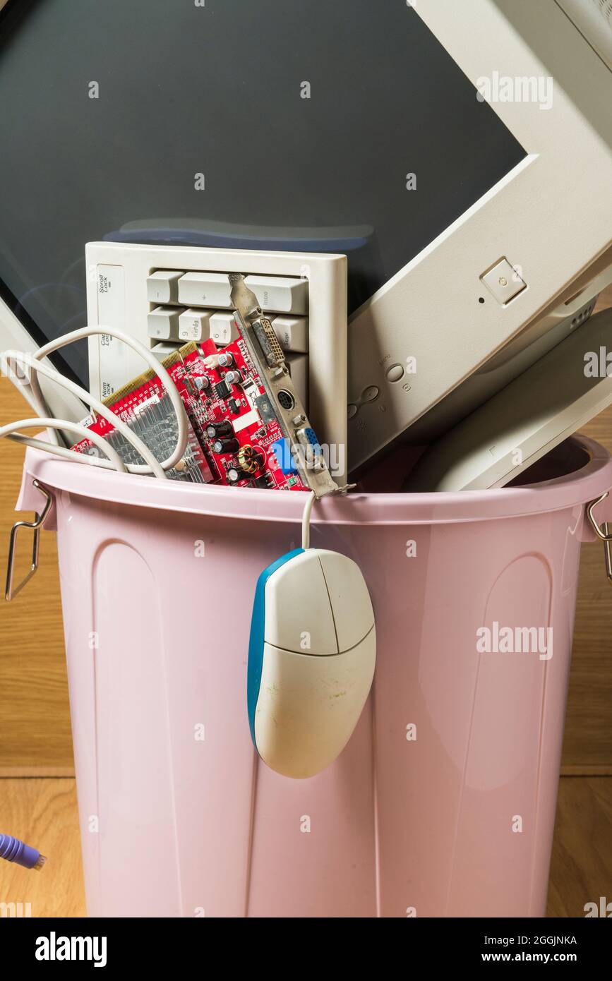 Recycling old tech hi-res stock photography and images - Alamy