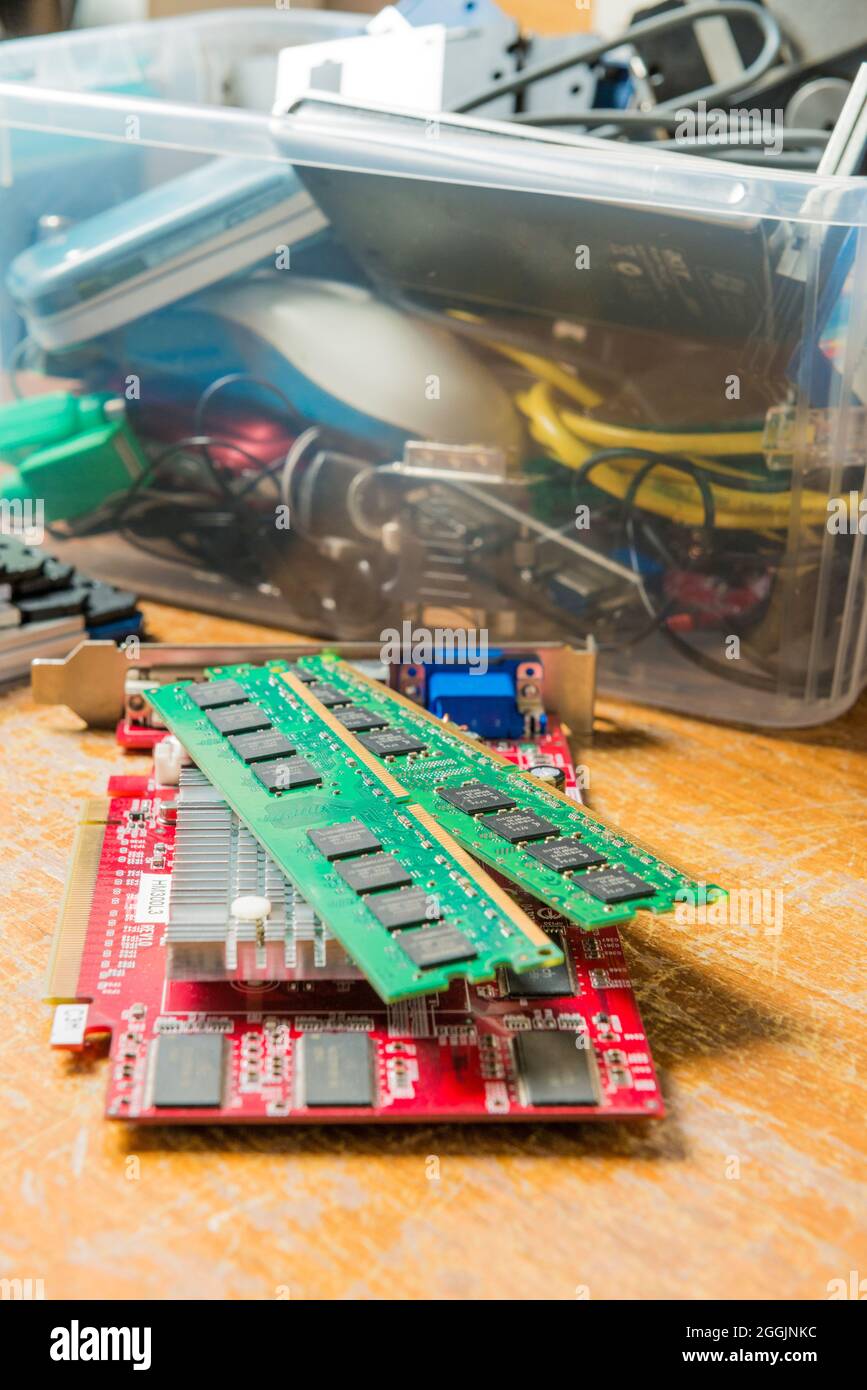 Obsolete electronic equipment hi-res stock photography and images - Alamy