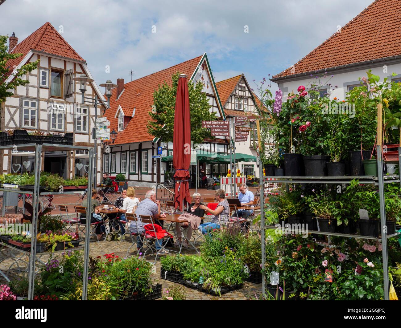 Market tables hi-res stock photography and images - Alamy