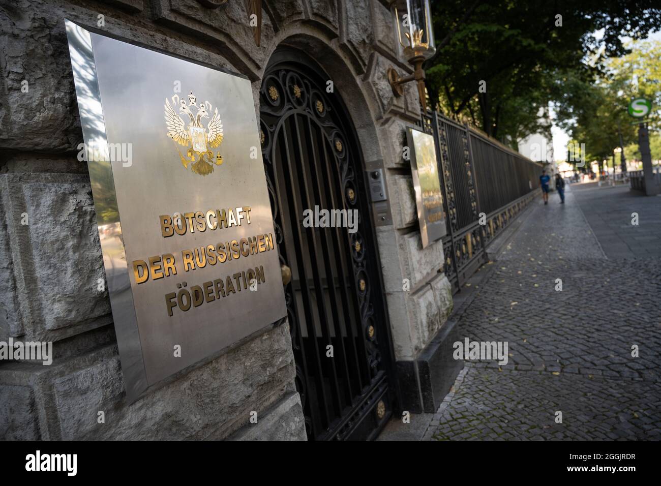 Russian embassy in berlin hi-res stock photography and images - Alamy