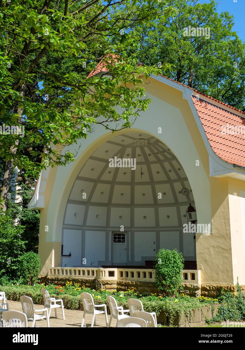 Concert shell hi-res stock photography and images - Alamy