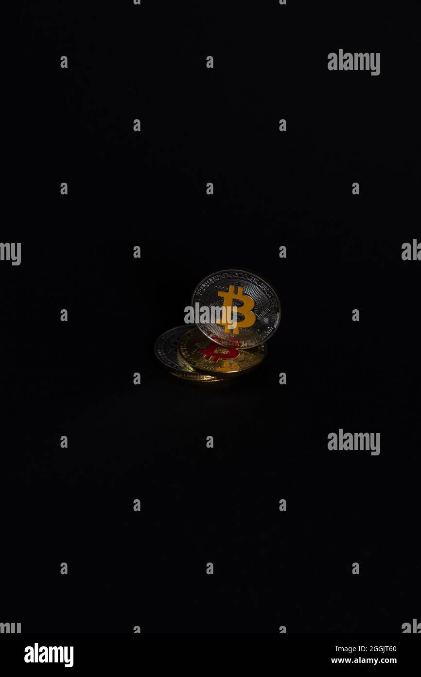 Letter b decoration logo hi-res stock photography and images - Alamy