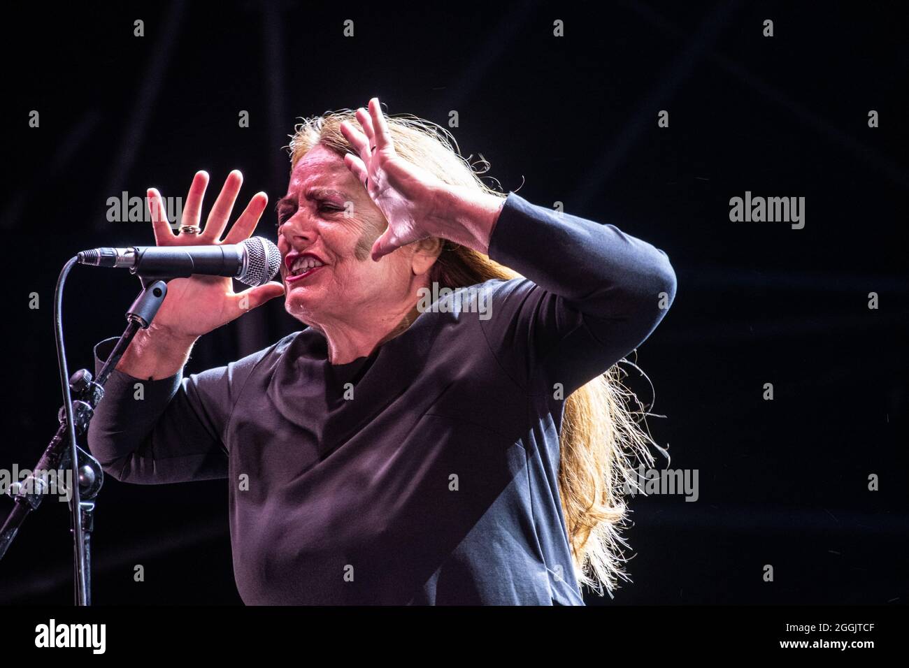 Nada singer hi-res stock photography and images - Alamy