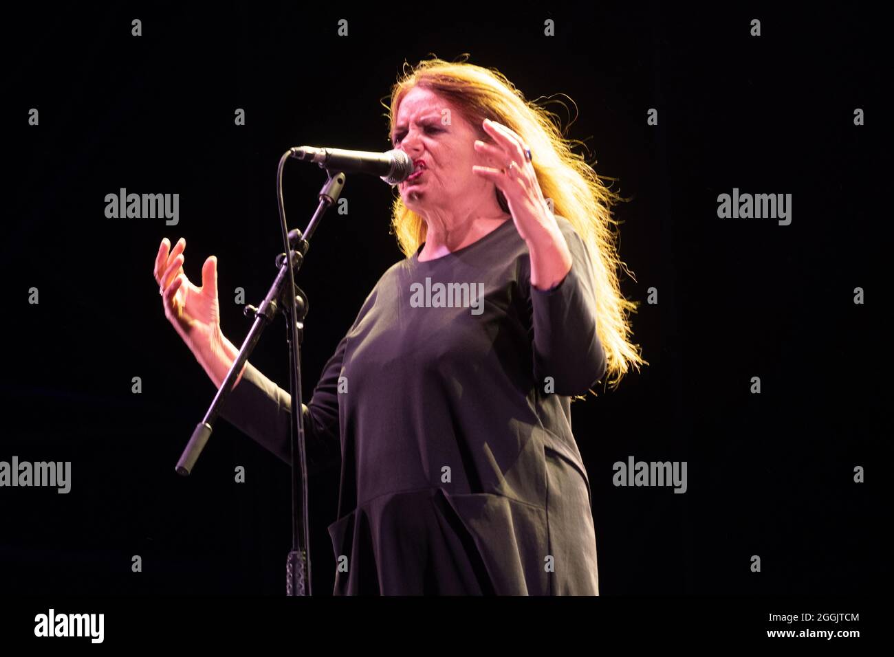 Italian singer Nada Malanima performing live in Livorno Stock Photo - Alamy
