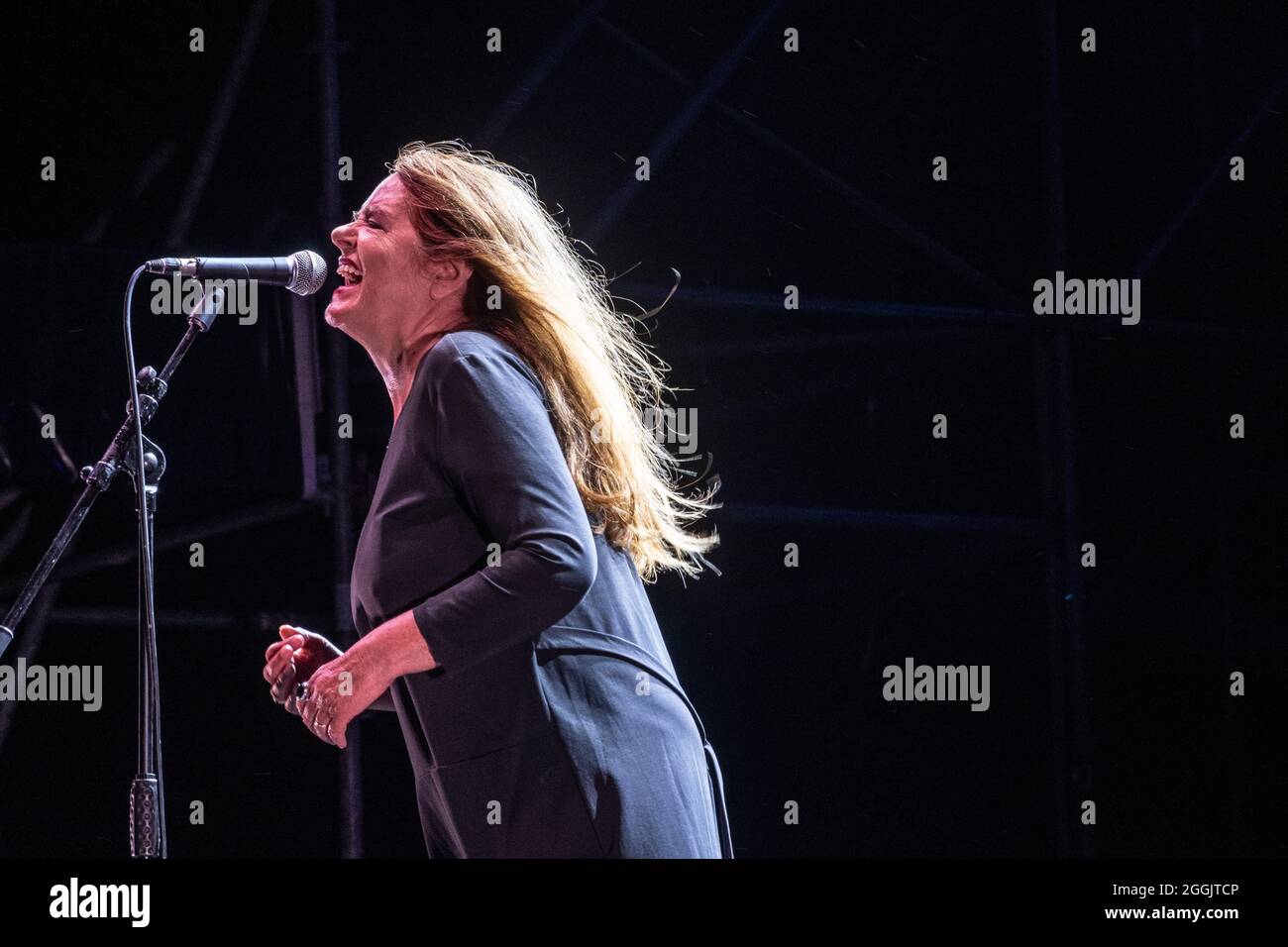 Italian singer Nada Malanima performing live in Livorno Stock Photo - Alamy