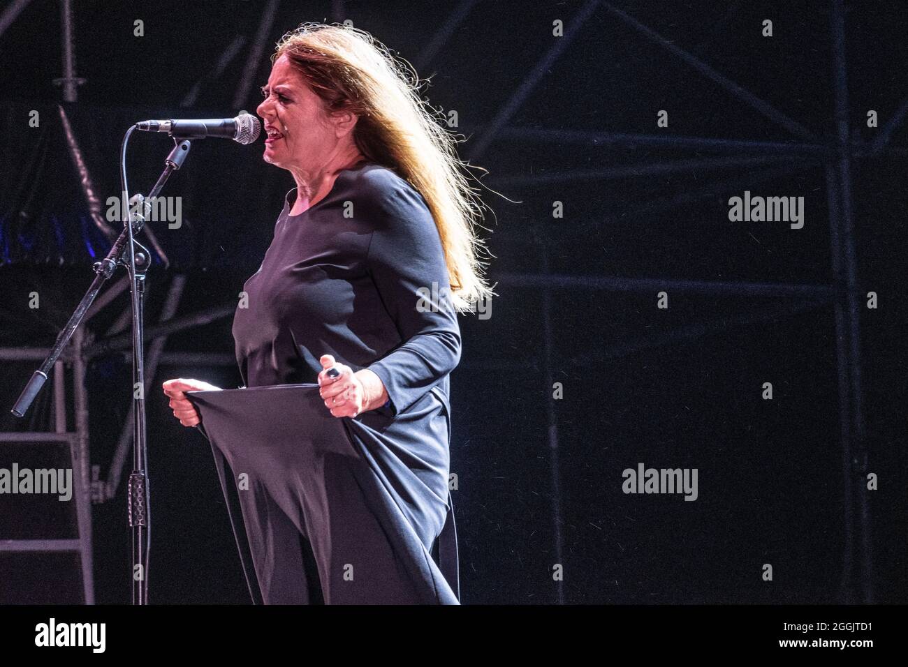 Italian singer Nada Malanima performing live in Livorno Stock Photo - Alamy