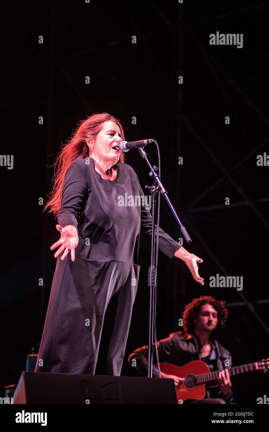 Italian singer Nada Malanima performing live in Livorno Stock Photo - Alamy