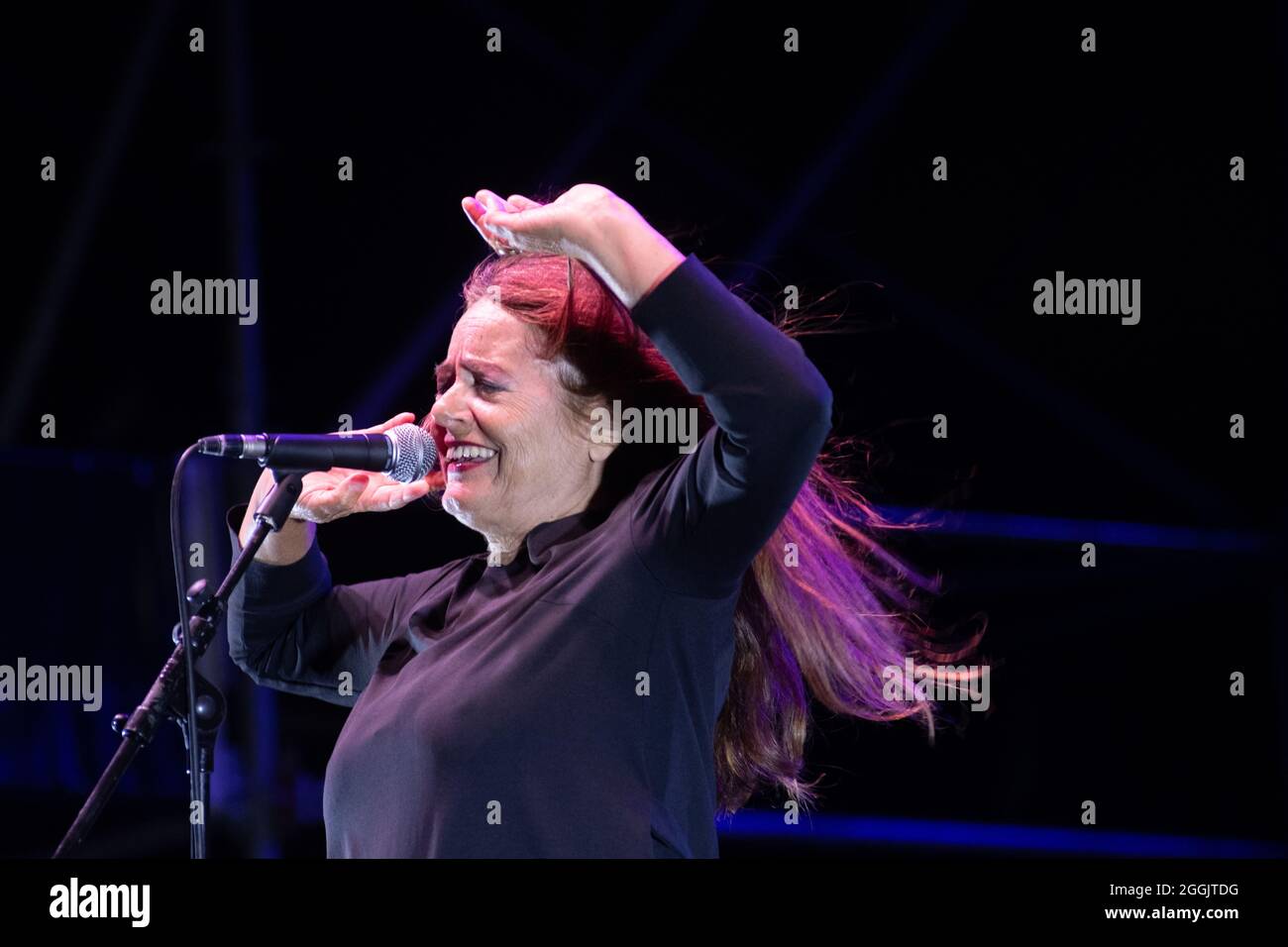 Italian singer Nada Malanima performing live in Livorno Stock Photo - Alamy