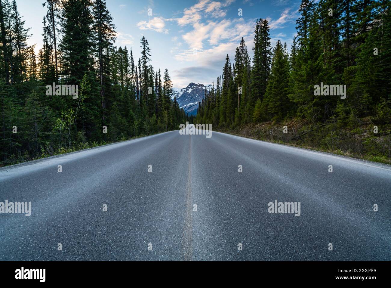 Infinite highway hi-res stock photography and images - Alamy