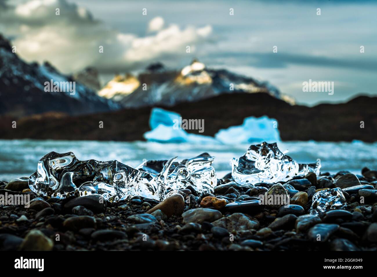 Lago lake grey gray hi-res stock photography and images - Alamy