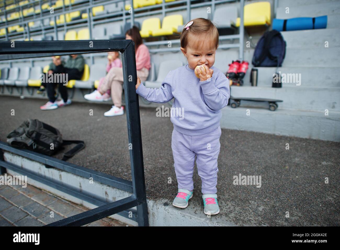 Podium girls hi-res stock photography and images - Alamy