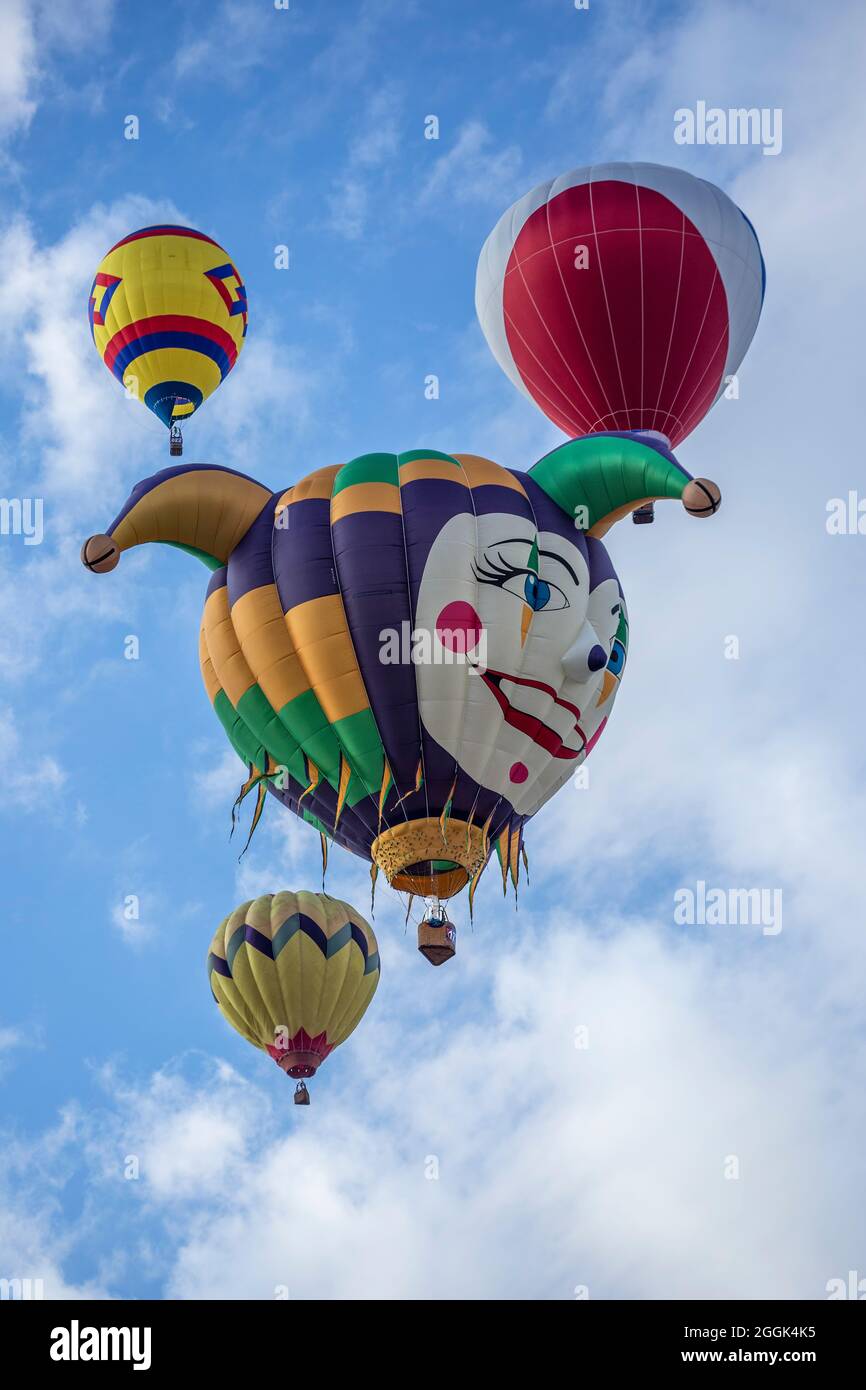 "Lady Jester" special shape hot air balloon and traditional hot air ...