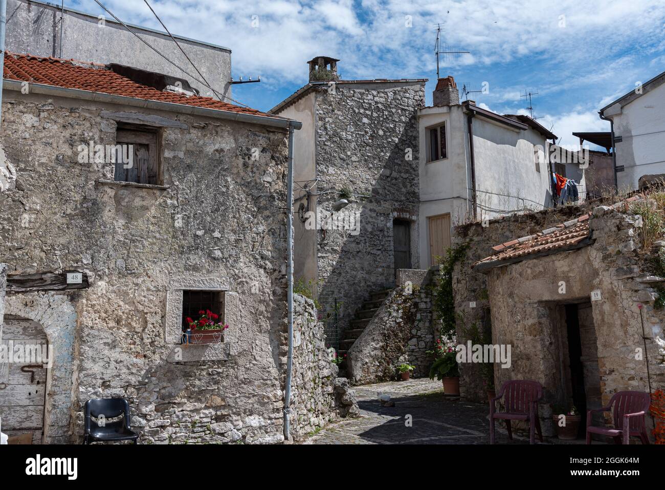Carpinone. Carpinone is an Italian town of 1,075 inhabitants in the ...