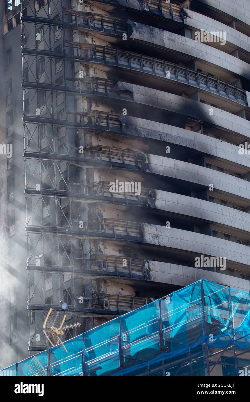 The Milan skyscraper completely burned down after the massive fire of ...
