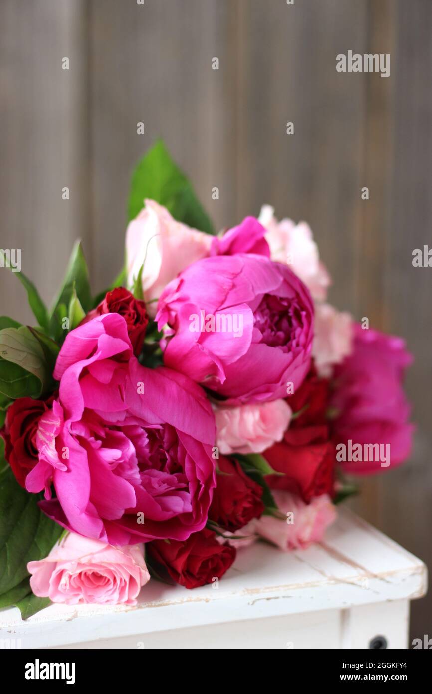 Roses and peonies hi-res stock photography and images - Alamy