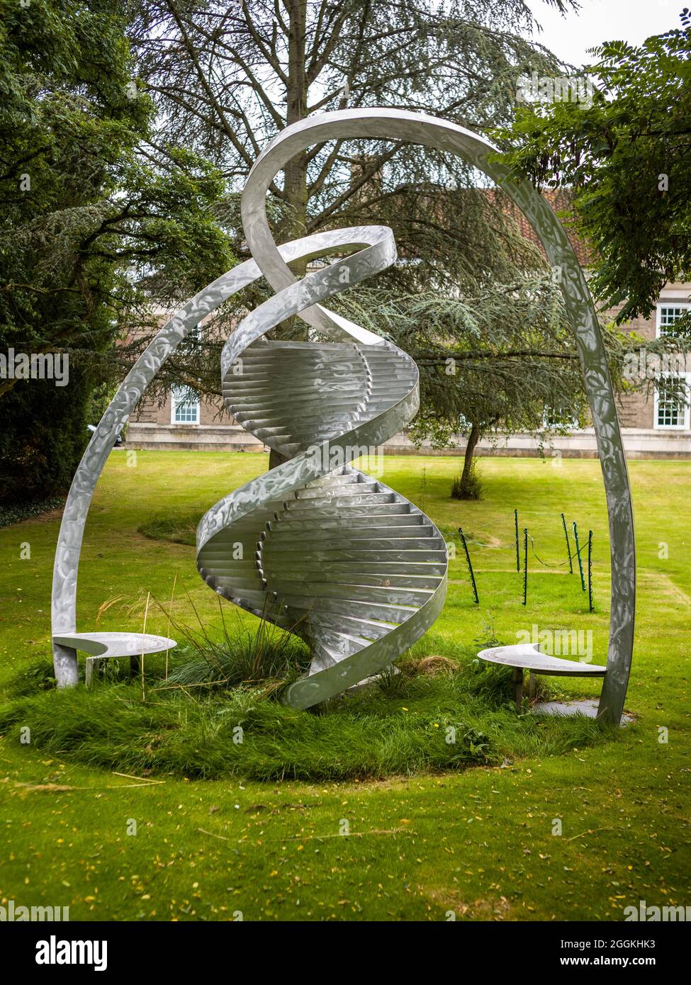 Charles jencks dna sculpture hi-res stock photography and images - Alamy