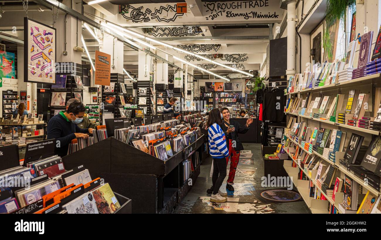 Record store hi-res stock photography and images - Alamy