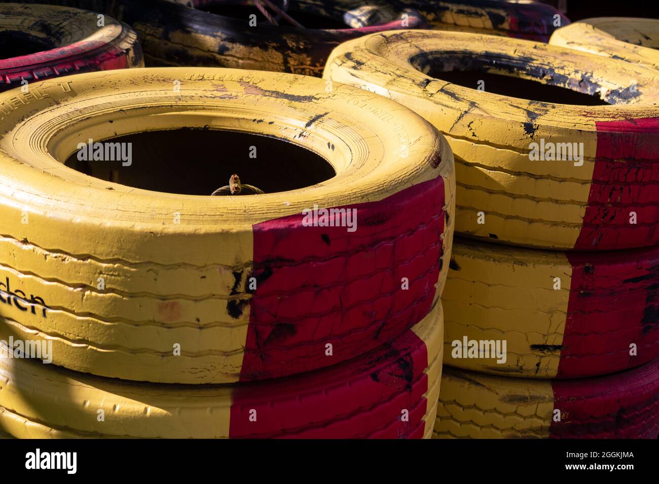 Tyres stacked up hi-res stock photography and images - Alamy