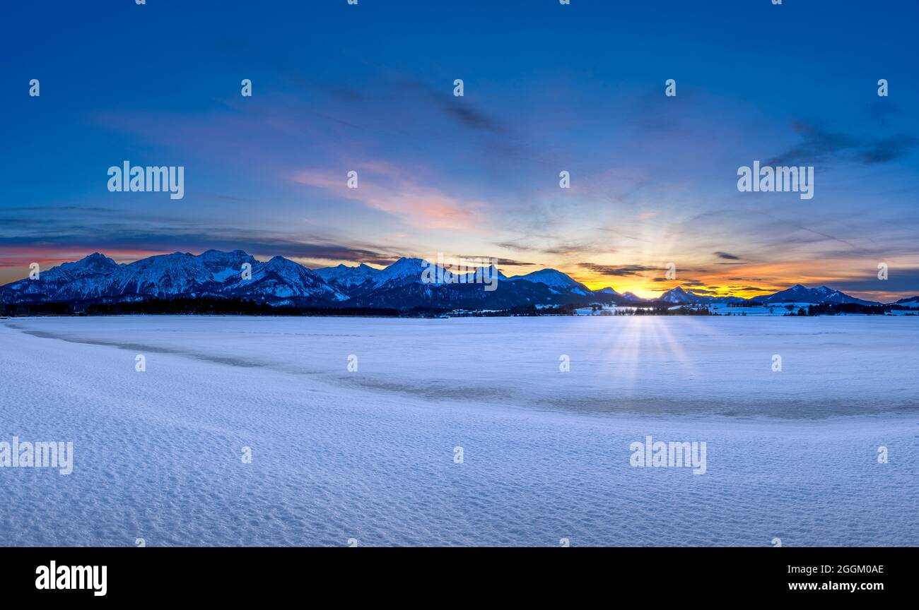 Frozen Hopfensee in winter, at Hopfen am See, Ostallgäu, Allgäu, Swabia ...