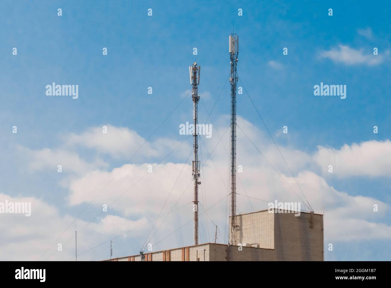 Receiver antenna hi-res stock photography and images - Alamy