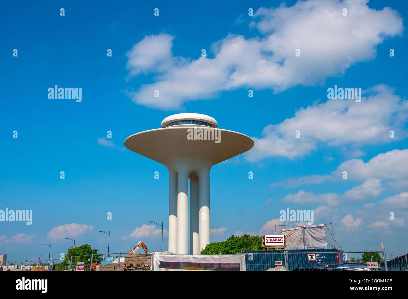 Huge water tank city hi-res stock photography and images - Alamy