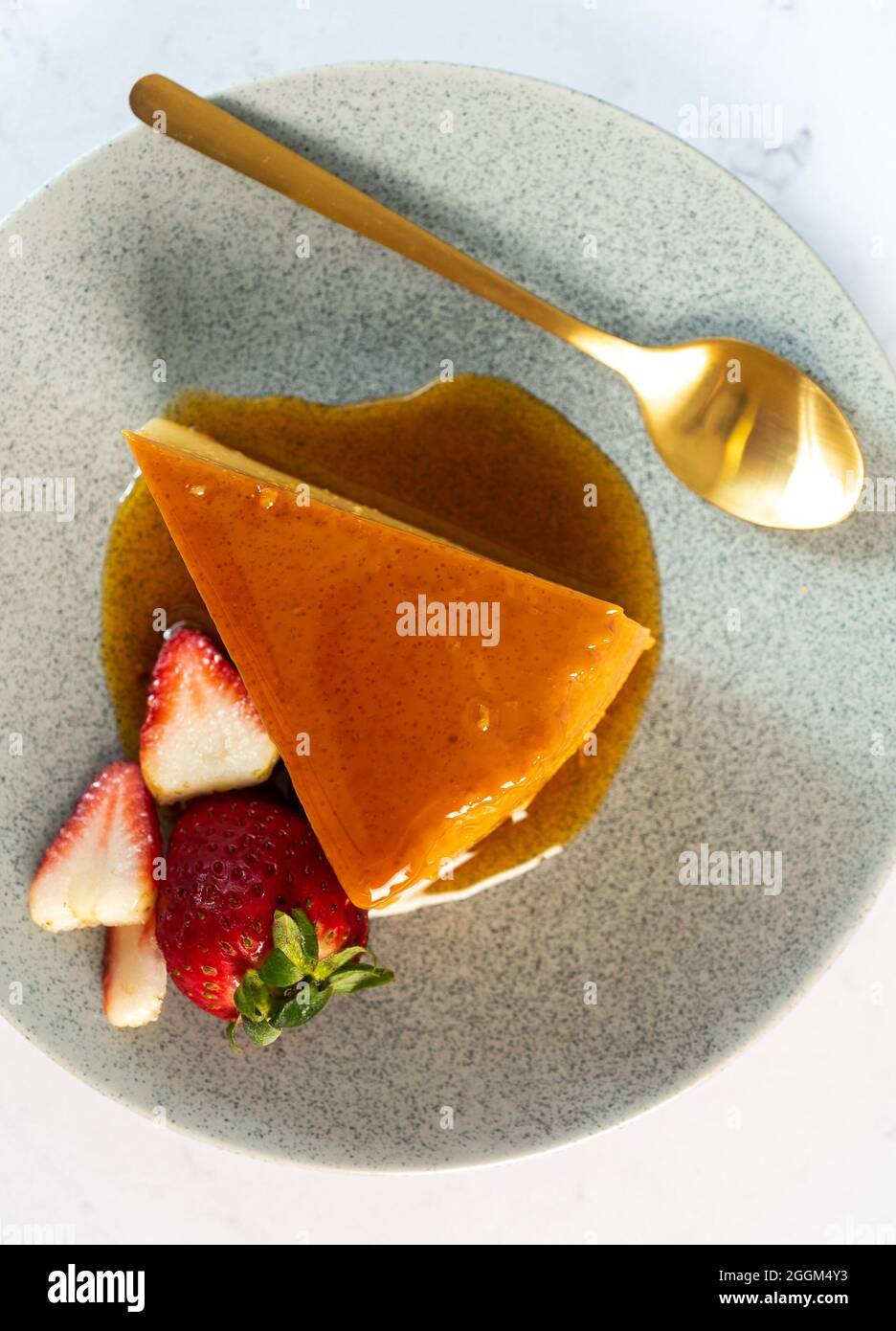 Sweet, creamy and smooth Peruvian flipped cream. Crema Volteada Stock ...