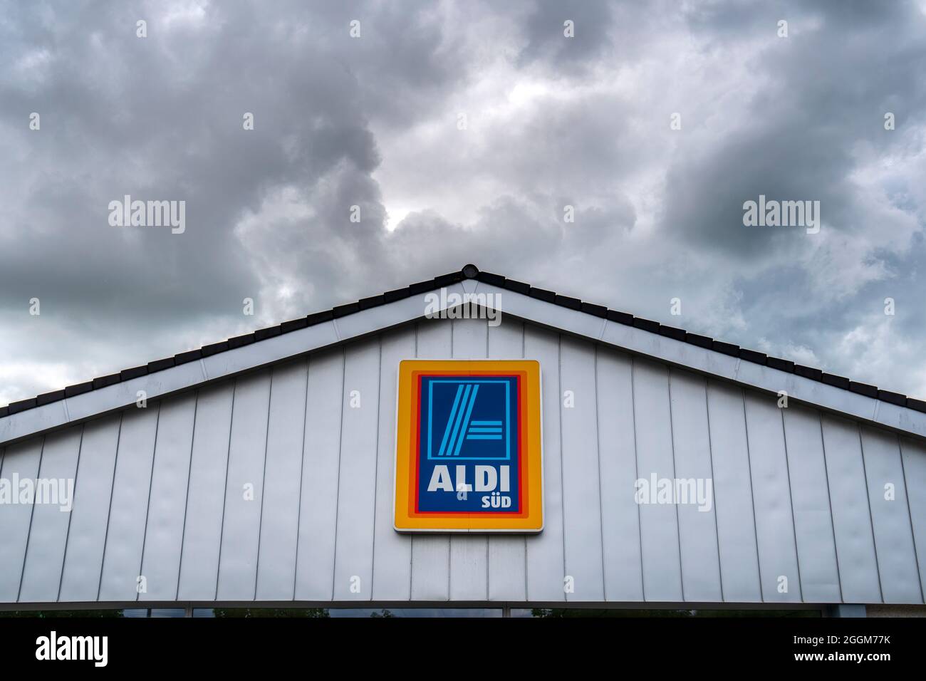 Aldi sign board hi-res stock photography and images - Alamy