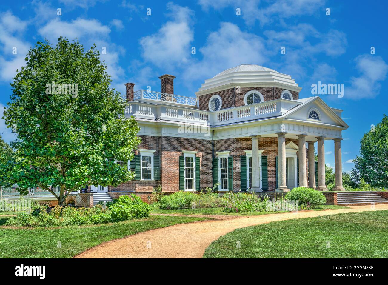 Walkway leading to the West Portico of Thomas Jefferson’s Monticello in ...