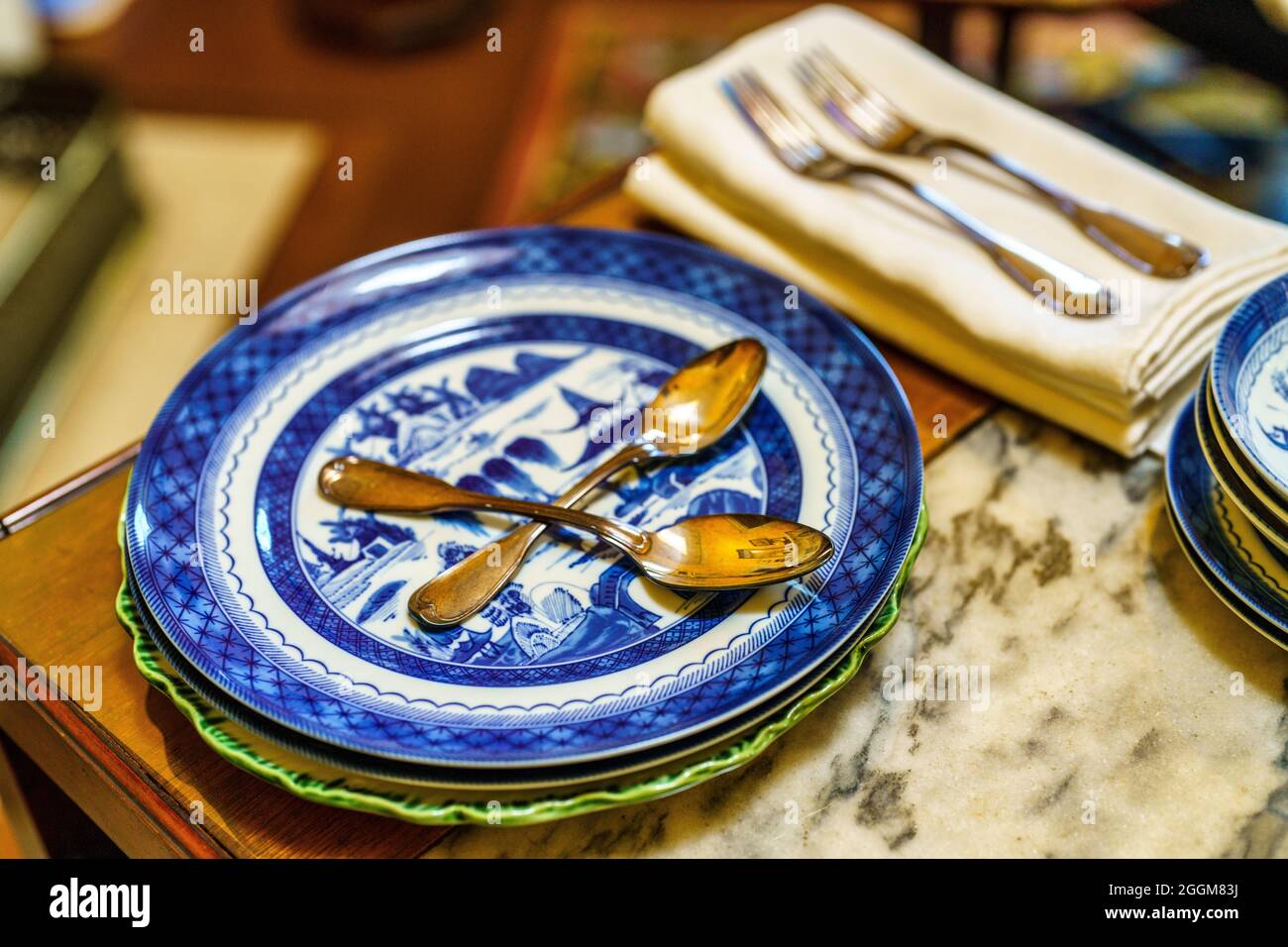 China on the table of the Dining Room of Thomas Jefferson’s Monticello ...