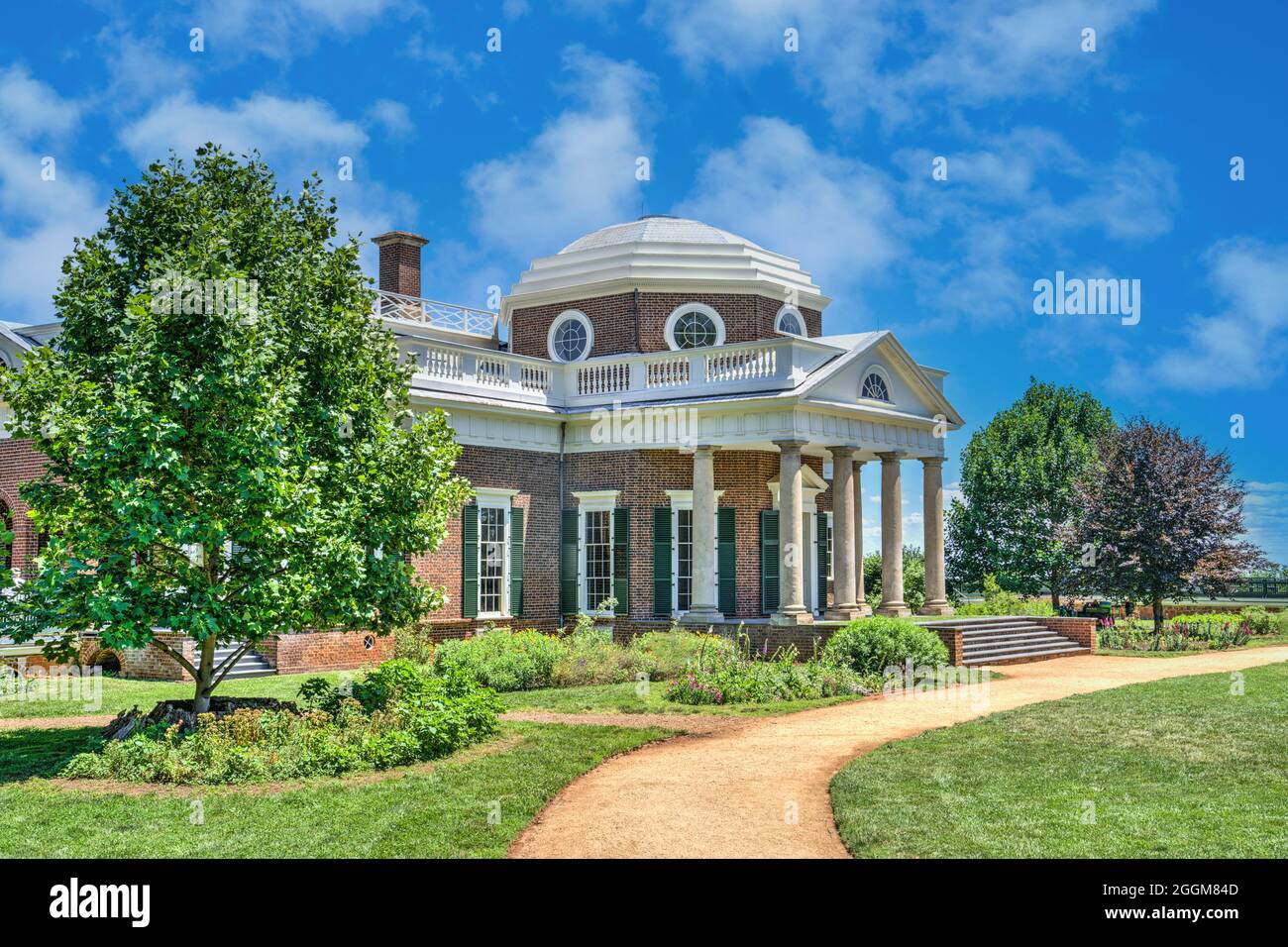Walkway leading to the West Portico of Thomas Jefferson’s Monticello in ...