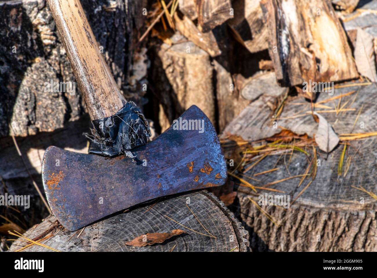 A double edged axe for chopping wood in Floyd, Virginia Stock Photo - Alamy