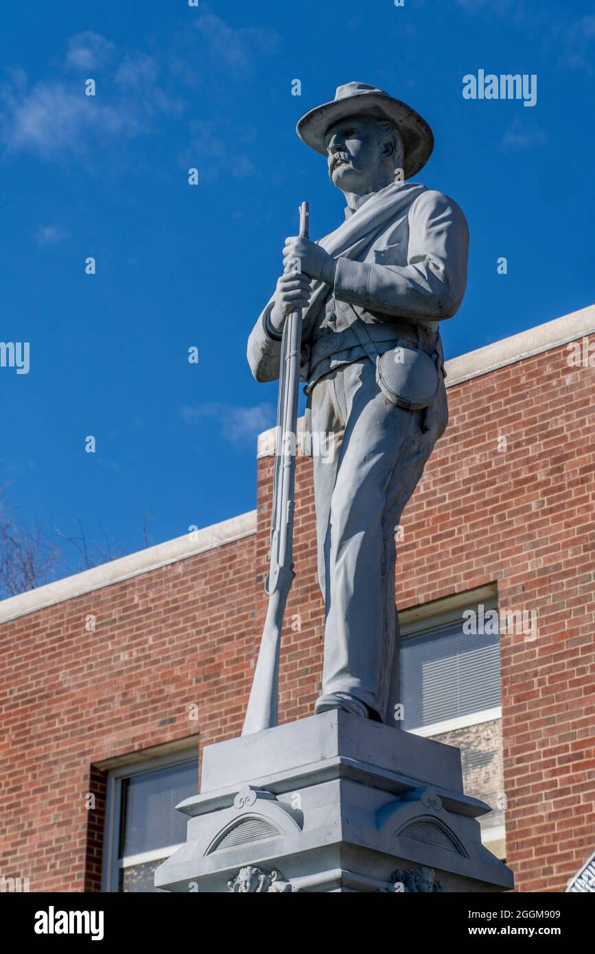 The Confederate Monument at the Floyd County Courthouse in Floyd ...