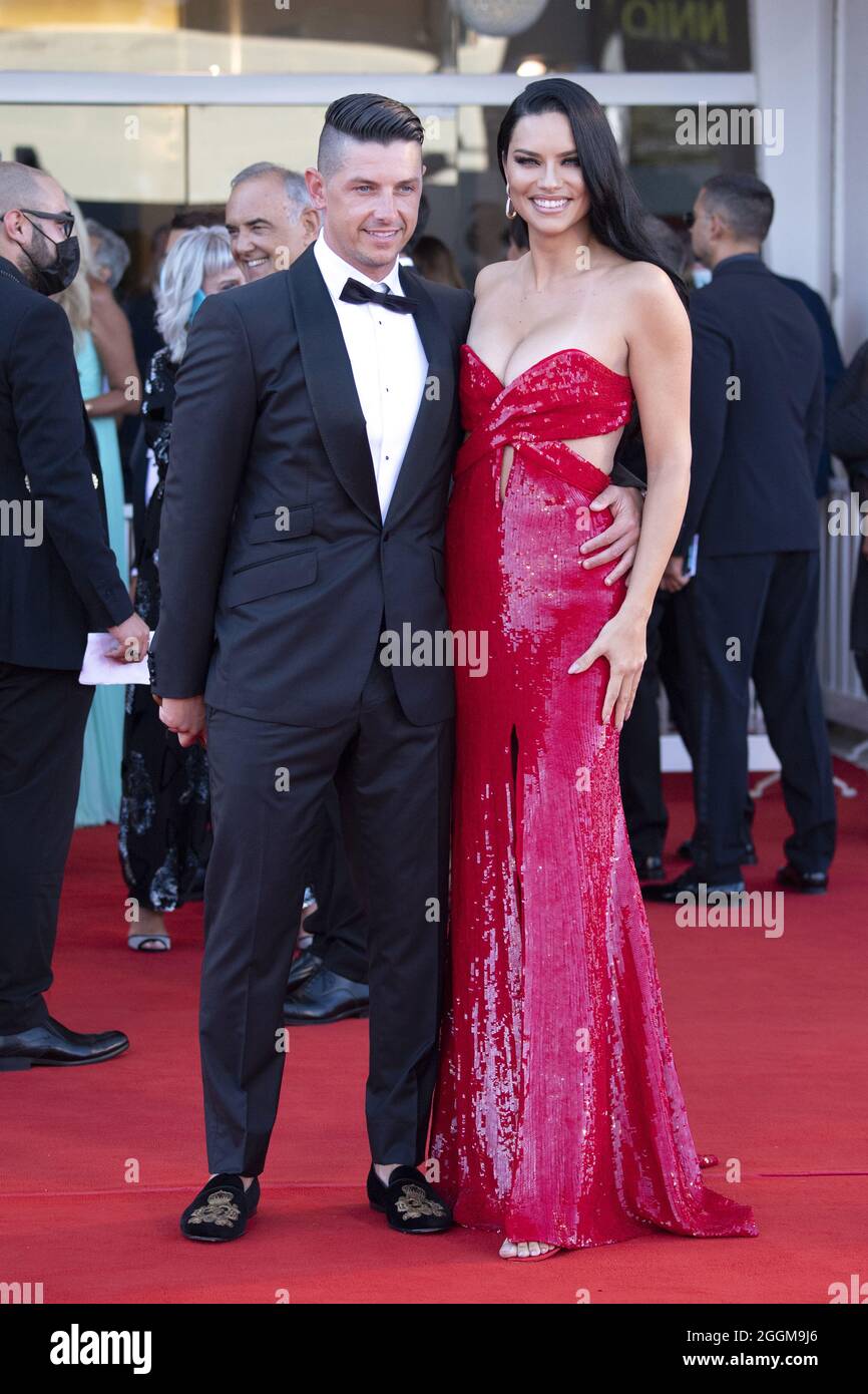 Andre Lemmers and Adriana Lima attending the Madres Paralelas Premiere ...