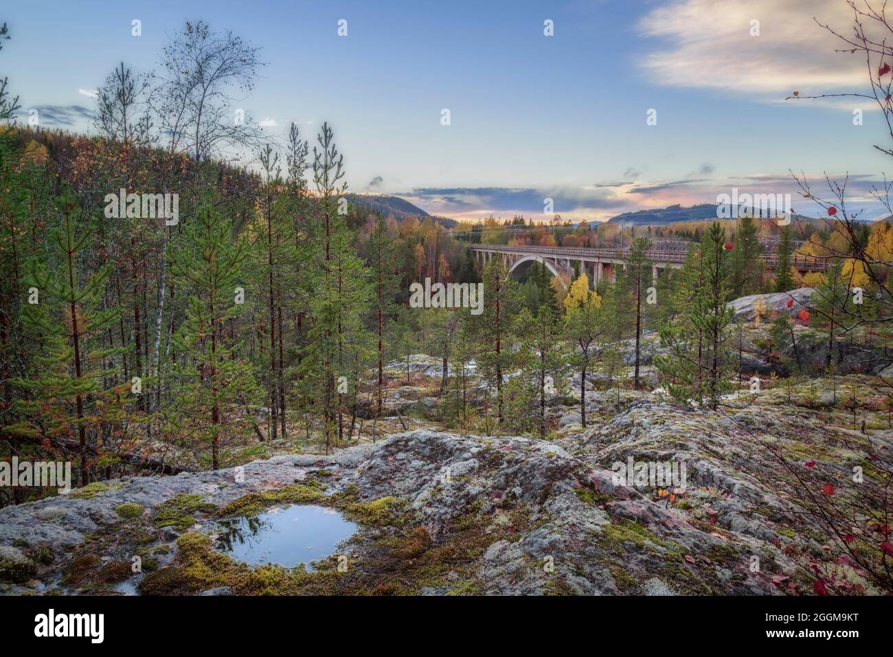 Water bridge railroad hi-res stock photography and images - Alamy