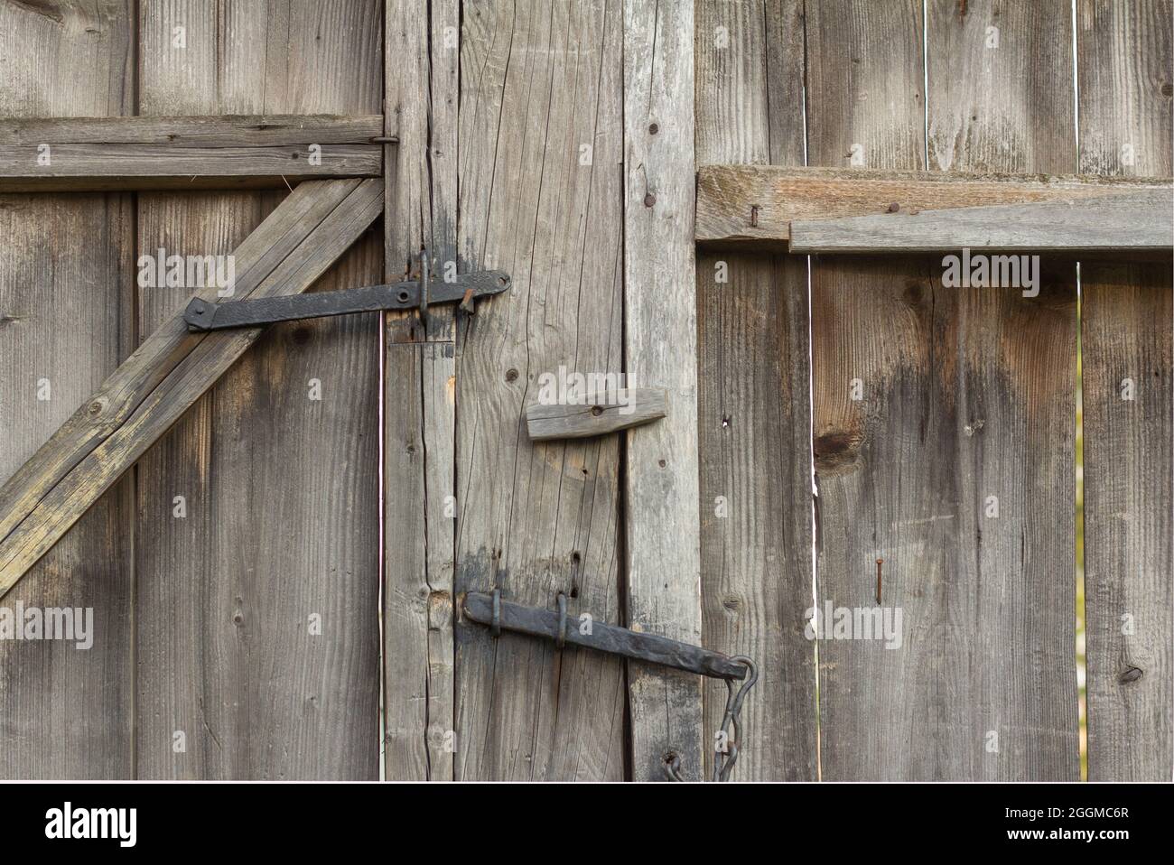 Old village gate hi-res stock photography and images - Alamy