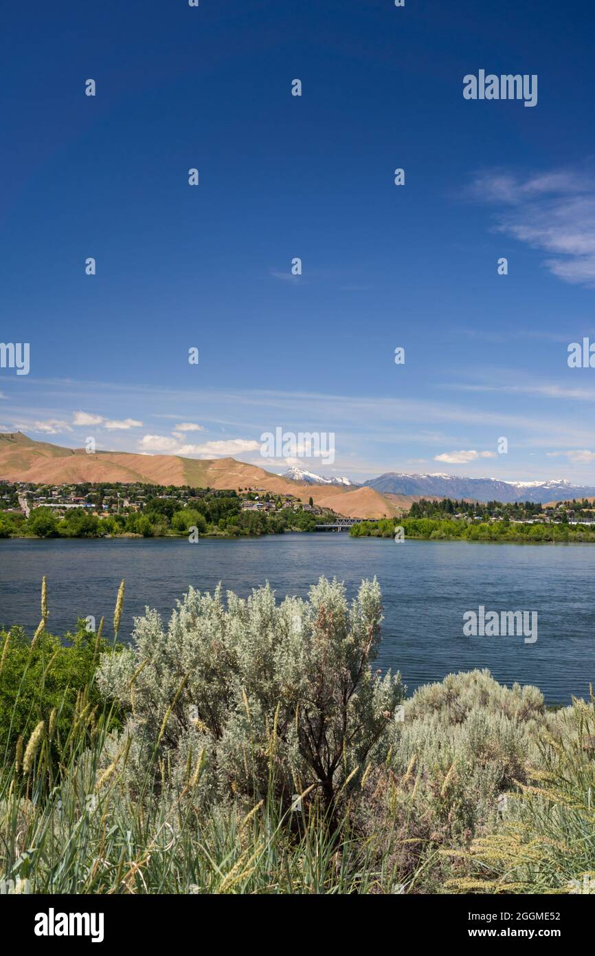 Cascade range rivers hi-res stock photography and images - Alamy