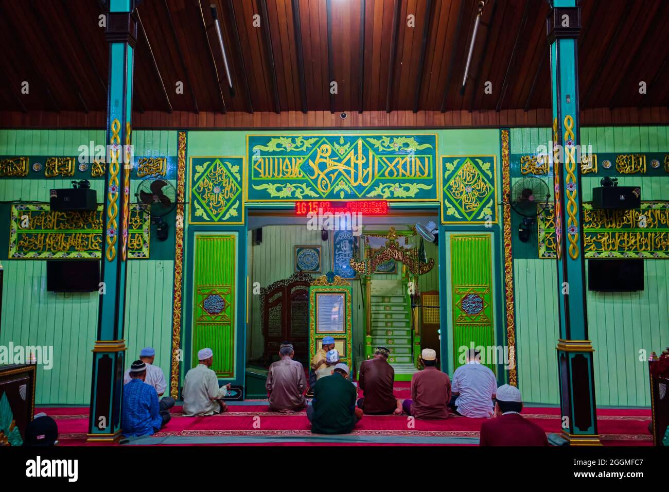 Masjid Sultan Suriansyah is the oldest mosque in South Kalimantan ...