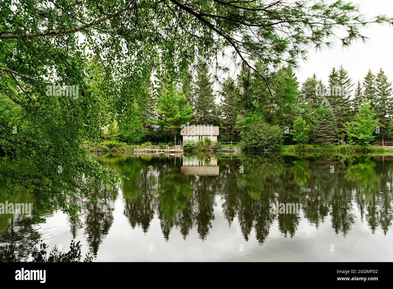 Shot wooden lodge standing hi-res stock photography and images - Alamy