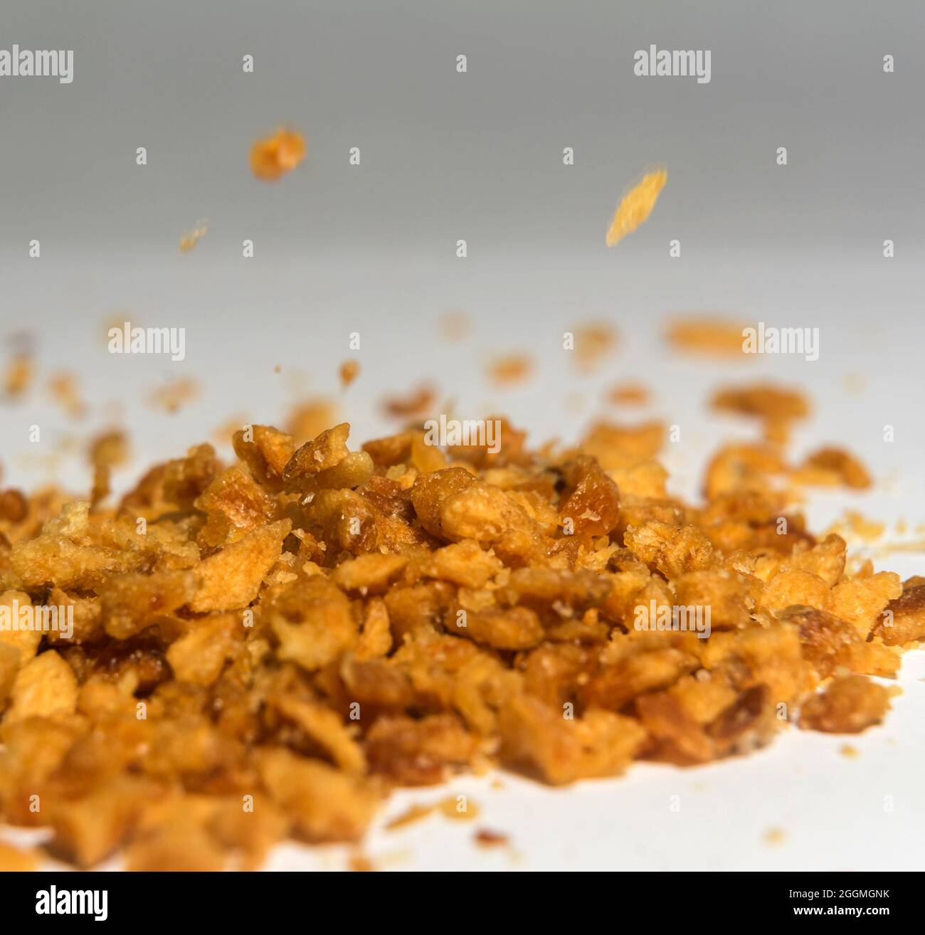 Toasted garlic flakes hi-res stock photography and images - Alamy