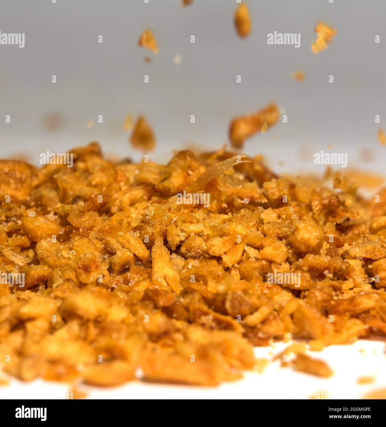 Toasted garlic flakes hi-res stock photography and images - Alamy