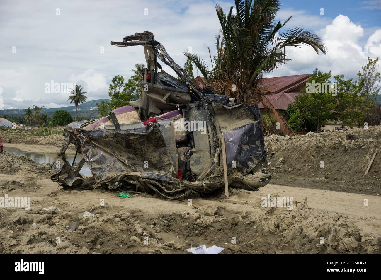 Carcrushed hi-res stock photography and images - Alamy
