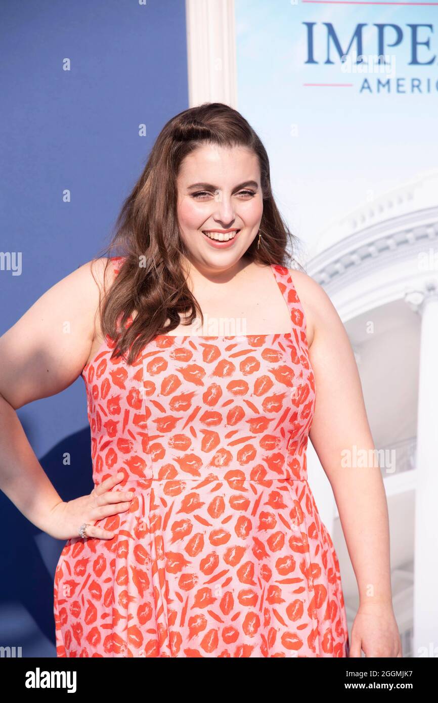 Beanie feldstein hi-res stock photography and images - Alamy