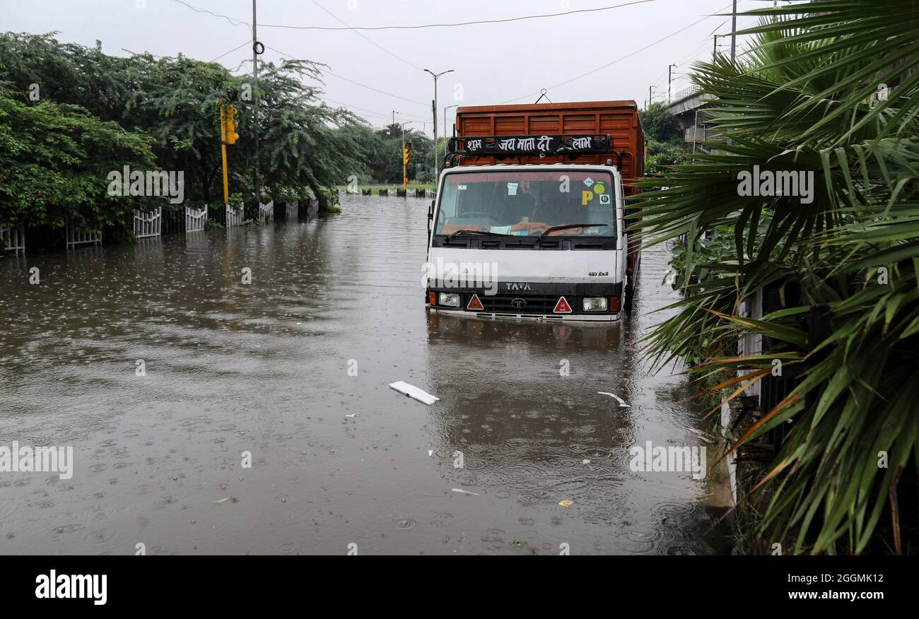 Waterlogged underpass hi-res stock photography and images - Alamy