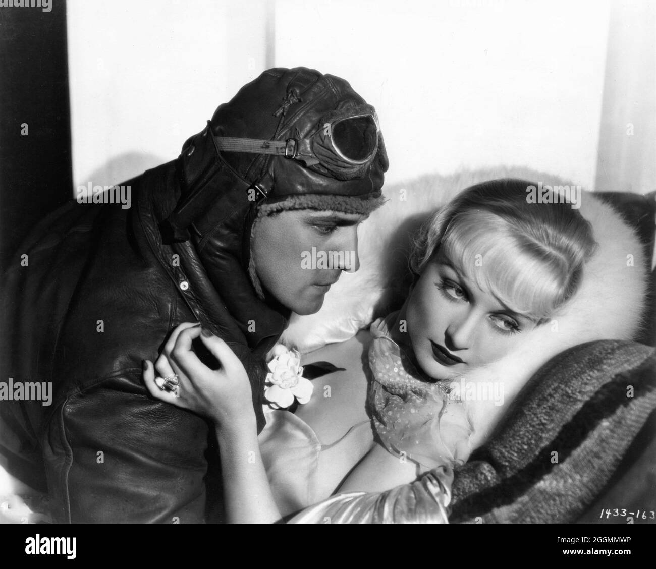 FREDRIC MARCH and CAROLE LOMBARD posed publicity portrait for THE EAGLE ...