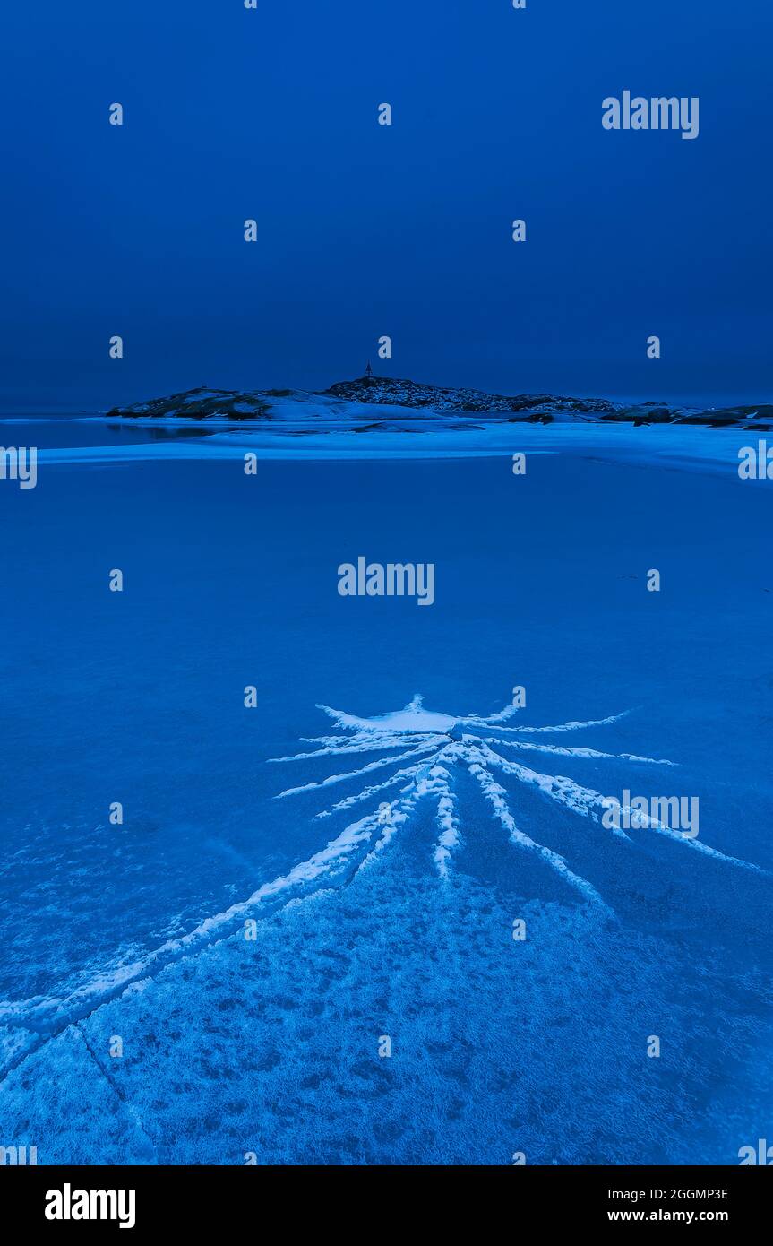 Frozen water patterns snow hi-res stock photography and images - Alamy